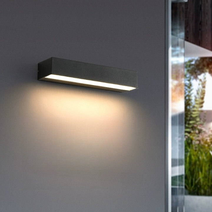 Rubanja Rectangular Outdoor Wall Light | Screed